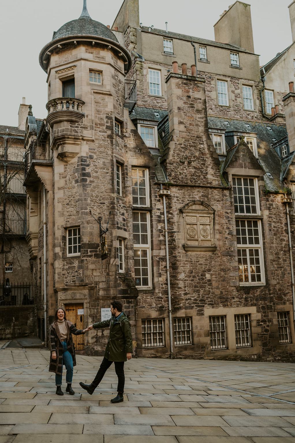 Edinburgh Scotland Anniversary Photoshoot - maggie grace photography